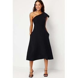 Trendyol Kleid in Schwarz - 58% | Größe 40 | Damen-kleider