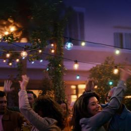 PHILIPS Hue LED-Lichterkette Festavia Globe 14m 20 flg. IP65
