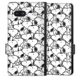DeinDesign Google Pixel 7a Handy Klapph&uuml;lle Handyh&uuml;lle aus Kunst Leder schwarz Flip Case Peanuts Snoopy Muster Sideflip mit Lasche