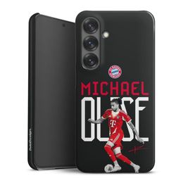 DeinDesign Galaxy S25 Handy Premium Case Smartphone Handyh&uuml;lle Schutzh&uuml;lle gl&auml;nzend Fc Bayern M&uuml;nchen Michael Olise Official Licensed Product Premium Case