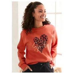 Sweatshirt Lascana, Damen, Gr. 44/46, rot (rotbraun), Obermaterial: 60% Baumwolle, 40% Polyester, bedruckt, unifarben, klassisch h&uuml;ftlang, Rundhals, Rippb&uuml;ndchen, Sweatshirts Sweatshirt, mit Herz-Leo-Druck, Loungewear, Topseller