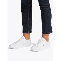 Tommy Hilfiger Damen Plateausneaker &raquo;ESSENTIAL CHIC COURT SNEAKER&laquo; , Freizeitschuh, Schn&uuml;rschuh, Halbschuh mit TH-Schmuckelement wei&szlig; 41
