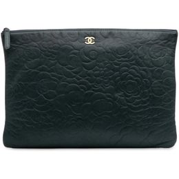 Chanel Clutches - Large CC Embossed Lambskin Camellia O Case Clutch - Gr. unisize - in Blau - f&uuml;r Damen