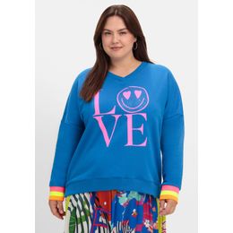 sheego loves miss goodlife sheego Gro&szlig;e Gr&ouml;&szlig;en Sweatshirt mit Frontdruck und Ringelb&uuml;ndchen, blau bedruckt, Gr&ouml;&szlig;e 52 - Damen