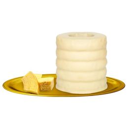 Baumkuchen mit wei&szlig;er Edel-Vollmilchkuvert&uuml;re
