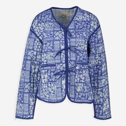 Blaue gemusterte Jacke mit Bindeverschluss
