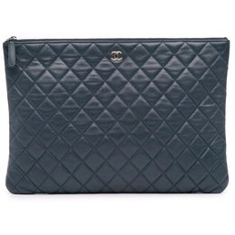 Chanel Clutches - Large Quilted Lambskin O Case Clutch - Gr. unisize - in Blau - f&uuml;r Damen