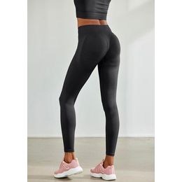 Lascana Seamless Leggings 'Po Push Up' schwarz Gr. S (36/38) f&uuml;r Damen. Mit Logodruck. Figurbetont