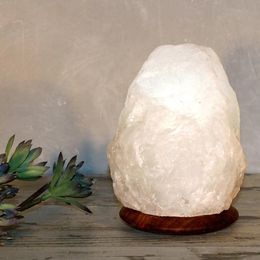 Himalaya Salt Dreams Salzkristall-Tischlampe "Rock", weiß, Ø 12cm H: 18cm, 1 Stk., Leuchten, Handgefertigt - jeder Stein ein Unikat, H: ca.18 cm, ca. 2-3kg