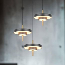 Trio LED-Hängelampe Keaton, schwarz/goldfarben Ø 45 cm CCT 3-flg.