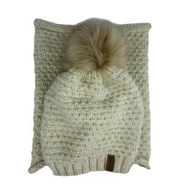 Kumixi Beanie 'Set: M&uuml;tze & Loop Schal' female Beige size Onesize