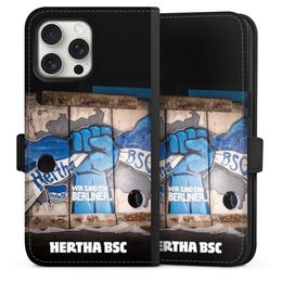 DeinDesign iPhone 15 Pro Max Handy Klapph&uuml;lle Handyh&uuml;lle aus Kunst Leder schwarz Flip Case Hertha Bsc Wall Official Licensed Product Sideflip mit Lasche