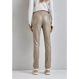 Street One Damen Lederimitathose, beige, Gr. 44, unifarben, Stoff, 94% Polyester, 6% Elasthan, Hosen, in Fake-Leder-Optik
