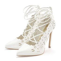 Damen High-Heel-Pumps "Stiletto Pump mit Cut-Outs", LASCANA Belle Affaire, Gr. 38, wei&szlig;, Obermaterial: 100% Polyurethan. Decksohle: 100% Lederimitat.