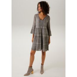 Aniston CASUAL Tunikakleid mit Jersey-Unterkleid, mit aufwändiger Spitzenverzierung grau 38 - N-Gr N-Gr 38 Kleid in Crepé-Qualität