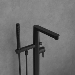 Villeroy & Boch Villeroy und Boch Conum Einhebel-Badewannenarmatur TVT127004000K5 Standmontage, matt black