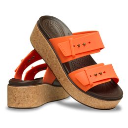 Crocs Damen Keilpantolette "Brooklyn Cork Buckle", Gr. 37, orange, Croslite , Schuhe, Keilsandale, Plateausandale mit LiteRide Schaumfu&szlig;bett
