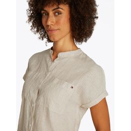 Tommy Hilfiger Kurzarmbluse "ESS LINEN COLLARLESS S/S BLOUSE" mit Logostickerei,k&uuml;hlendes Premium Leinen