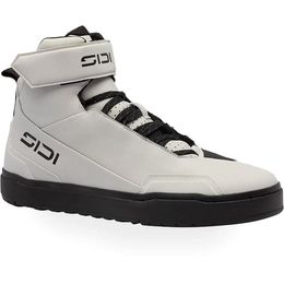 Sidi Stryda, Schuhe