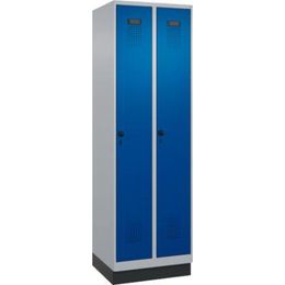 Kleiderspind C+P Evolo Plus, 2 Abteile, 300 mm Abteilbreite, mit Sockel, Anschlag rechts, Drehriegel, B 600 x T 500 x H 1950 mm, wei&szlig;aluminium/enzianblau