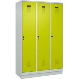 Kleiderspind C+P Evolo Plus, 3 Abteile, 400 mm Abteilbreite, mit Sockel, Anschlag rechts, B 1200 x T 500 x H 1950 mm, Drehriegel, lichtgrau/clowngr&uuml;n