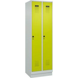 Kleiderspind C+P Evolo Plus, 2 Abteile, 300 mm Abteilbreite, mit Sockel, Anschlag rechts, Drehriegel, B 600 x T 500 x H 1950 mm, lichtgrau/clowngr&uuml;n