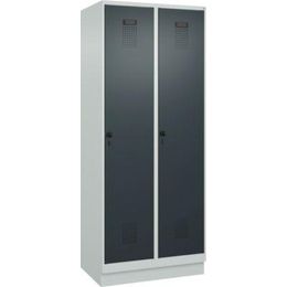 Kleiderspind C+P Evolo Plus, 2 Abteile, 400 mm Abteilbreite, mit Sockel, Anschlag rechts, B 800 x T 500 x H 1950 mm, Drehriegel, lichtgrau/anthrazitgrau