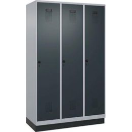 Kleiderspind C+P Evolo Plus, 3 Abteile, 400 mm Abteilbreite, mit Sockel, Anschlag rechts, B 1200 x T 500 x H 1950 mm, Drehriegel, wei&szlig;aluminium/anthrazitgrau
