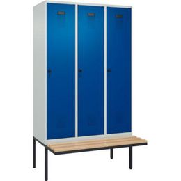 Kleiderspind C+P Evolo Plus, 3 Abteile &agrave; 400 mm Breite, schwebende Sitzbank, B 1200 x T 815 x H 2120 mm, Drehriegel, lichtgrau/enzianblau
