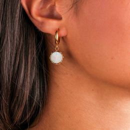 Holzkern Earrings Damen Gold und Perlmutt