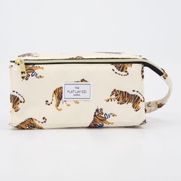 Beigefarbene Kosmetiktasche mit Tigermuster