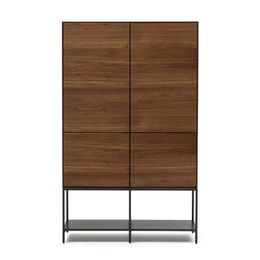 Pharao24.de Highboard Nussbaumfarben in modernem Design furniert und lackiert