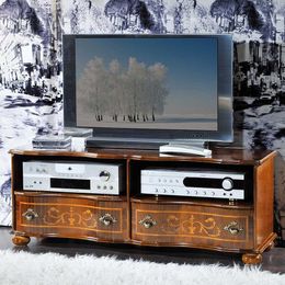 Pharao24.de TV Board mit Verzierungen im Barock Design Nussbaum furniert