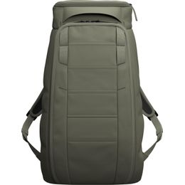 D_b_ Hugger Backpack 25L Moss Green