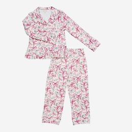 Rosa Pyjama aus Ober- und Unterteil mit Schlafmaske