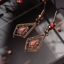 Holzkern Earrings Damen Ros&eacute;gold und Rosenquarz