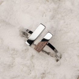 Holzkern Campania Ring Silber und Walnuss
