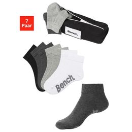 Bench. Kurzsocken Federtasche, 7 Stk. tlg. in ansprechendem M&auml;ppchen mit Rei&szlig;verschluss 2x anthracite-meliert, 1x schwarz, 2x hellgrau-meliert, 2x...