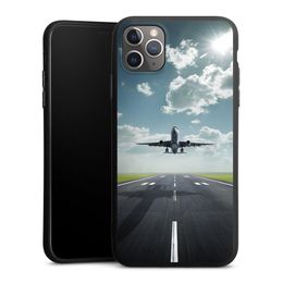 DeinDesign iPhone 11 Pro Max Handy Premium Silikon H&uuml;lle Handyh&uuml;lle schwarz Case Urlaub Airplane Wanderlust Silikon Premium Case
