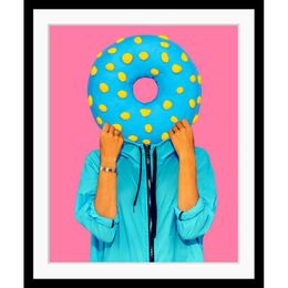 queence Bild &raquo;Antonia&laquo; Frau Kunst Lebensmittel S&uuml;&szlig;igkeiten S&uuml;&szlig;speisen HD Premium Poster-Druck inkl. Holzrahmen Farbe Rahmen: schwarz +...