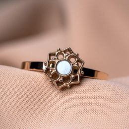 Holzkern Rings Women Ros&eacute; und Blaues Perlmutt