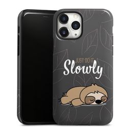 DeinDesign iPhone 11 Pro Handy Panzer Handyh&uuml;lle robuste Outdoor H&uuml;lle Schutzh&uuml;lle gl&auml;nzend Lazy Sunday Sayings Sloth Tough Case