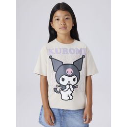 T-Shirt name it "NKFDYKRA KUROMI SS NREG TOP NOOS SKY", Jungen, Gr. 122/128, pumice stone, Jersey, Obermaterial: 95% Baumwolle, 5% Elasthan, bedruckt, unifarben, Basic taillenbedeckt, Rundhals, Shirts T-Shirt