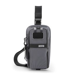 Tumi Alpha X Compact Sling-Bag + GRATIS HOTELGUTSCHEIN Meteor Grey