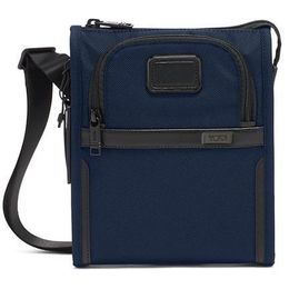 Tumi Alpha 3 Kleine Umh&auml;ngetasche Navy + GRATIS HOTELGUTSCHEIN