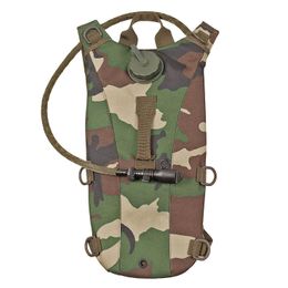MFH Trinkrucksack Extrem 2,5 Liter mit TPU-Beutel, woodland