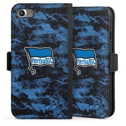 DeinDesign iPhone SE (2020) Handy Klapph&uuml;lle Handyh&uuml;lle aus Kunst Leder schwarz Flip Case Hertha Bsc Flag Logo Sideflip mit Lasche