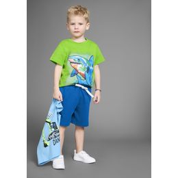 T-Shirt & Sweatbermudas Kidsworld, Jungen, Gr. 104/110, gr&uuml;n (gr&uuml;n, blau), Single Jersey, Obermaterial: 100% Baumwolle. Obermaterial Hose: 100% Baumwolle, bedruckt, KOB Set-Artikel, T-Shirt und Hose im Set