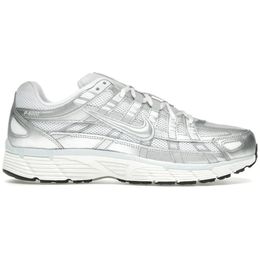 Nike Low-Top Sneaker - Nike P-6000 White Blue Tint Sail Metallic Silver ( - Gr. 44,5 (EU) - in Wei&szlig; - f&uuml;r Damen