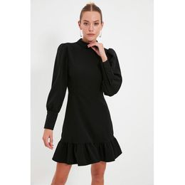 Trendyol Kleid in Schwarz - 64% | Gr&ouml;&szlig;e 42 | Damen-kleider